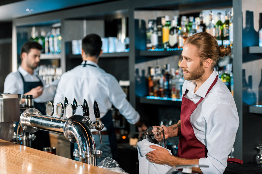 Minijobs in der Gastronomie: Worauf Sie achten sollten | Minijob.INFO